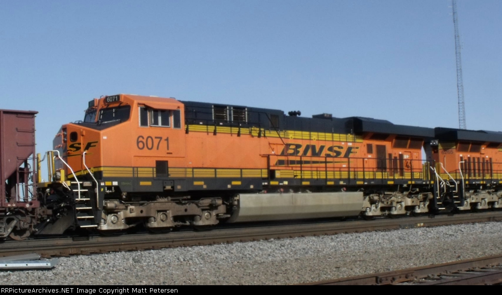 BNSF 6071